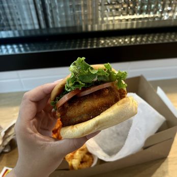SHAKE SHACK WESTFIELD PLAZA BONITA - Updated February 2025 - 50 Photos ...