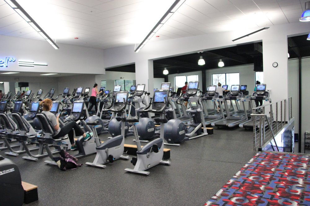 GENESIS HEALTH CLUBS LAWRENCE SOUTH 32 Photos 37 Reviews 5200 genesis-health-clubs-lawrence-south-32-photos-37-reviews-5200