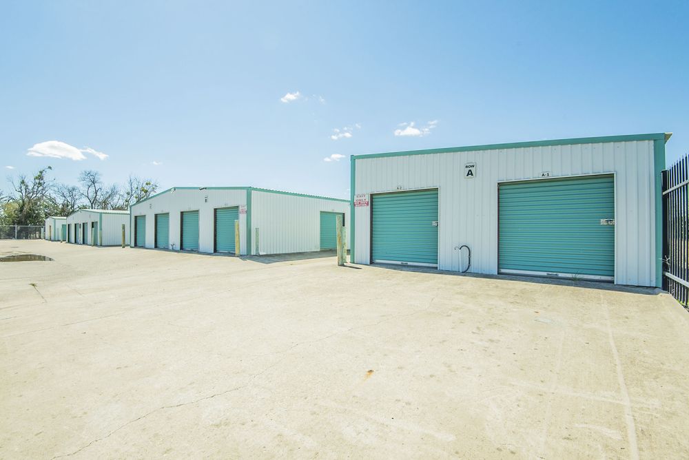 OVERFLOW GARAGE - Updated May 2024 - Request a Quote - 20 Photos - 1019 ...