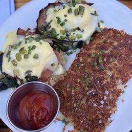 LINCOLN TAVERN AND RESTAURANT - 1113 Photos & 1063 Reviews - 425 W ...