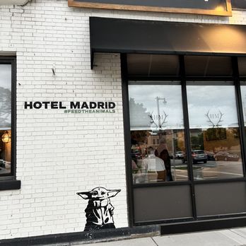 MOVIDA - Updated December 2024 - 904 Photos & 655 Reviews - 600 S 6th ...