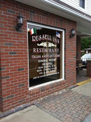 RUSSELL INN - Updated December 2025 - 14 Photos & 64 Reviews - 65 ...