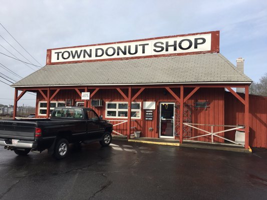 TOWNE DONUT SHOPPE - Updated September 2025 - 11 Photos & 24 Reviews ...