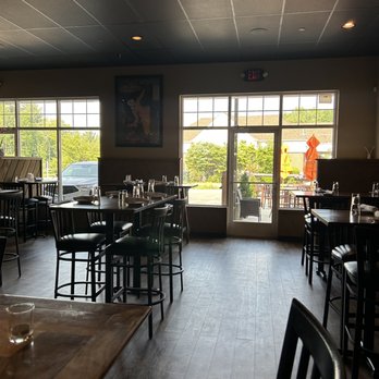 Newtown italian restaurant store