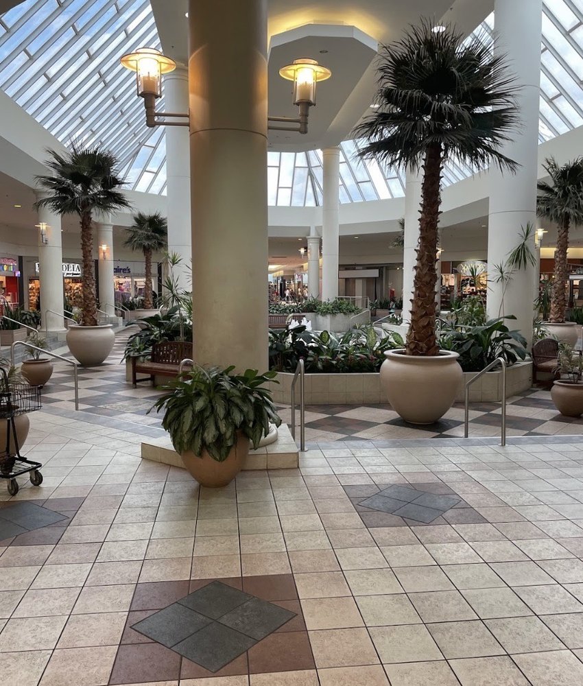 UNIVERSITY MALL - Updated October 2025 - 15 Photos - 1701 McFarland ...