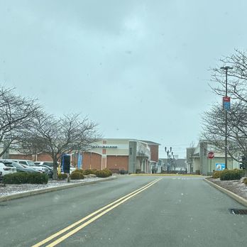 TANGER OUTLETS PITTSBURGH - Updated October 2025 - 140 Photos & 116 ...