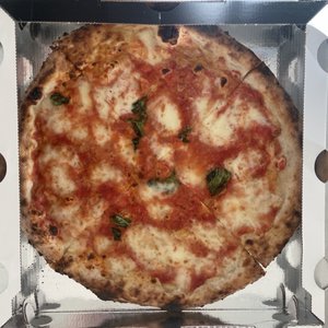 SIGNORA PIZZA - 84 Photos & 32 Reviews - 3850 S Town Center Dr, Las ...