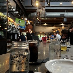 WHEN PIGS FLY PIZZERIA - Updated January 2026 - 557 Photos & 744 ...