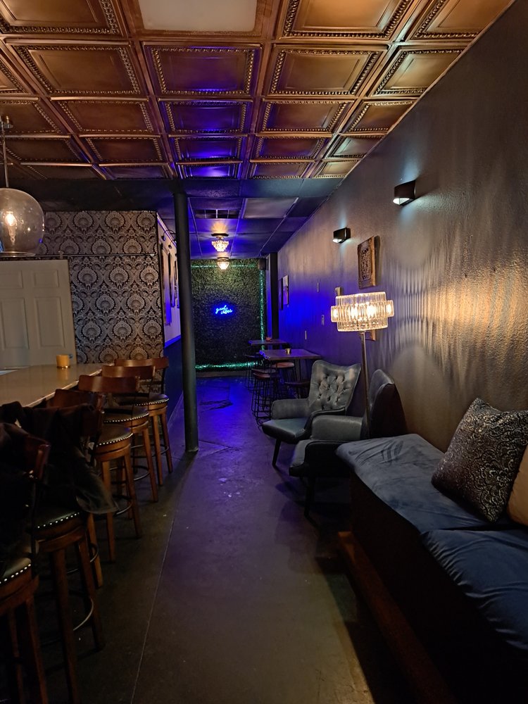 DAY DRINK LOUNGE - 67 Photos & 12 Reviews - 215 W Camp Wisdom Rd ...