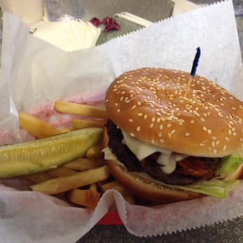 PAPERTOWN DAIRY BAR & RESTAURANT - Updated January 2026 - 10 Photos ...