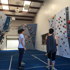 THE EDGE ROCK GYM - 74 Photos & 48 Reviews - Rock Climbing - 3563 ...