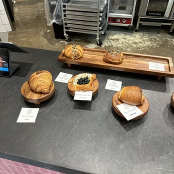 LOVE CROISSANTS - Updated November 2024 - 138 Photos & 70 Reviews ...