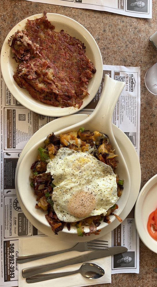 122 DINER - Updated November 2025 - 25 Photos & 80 Reviews - 1392 Main ...