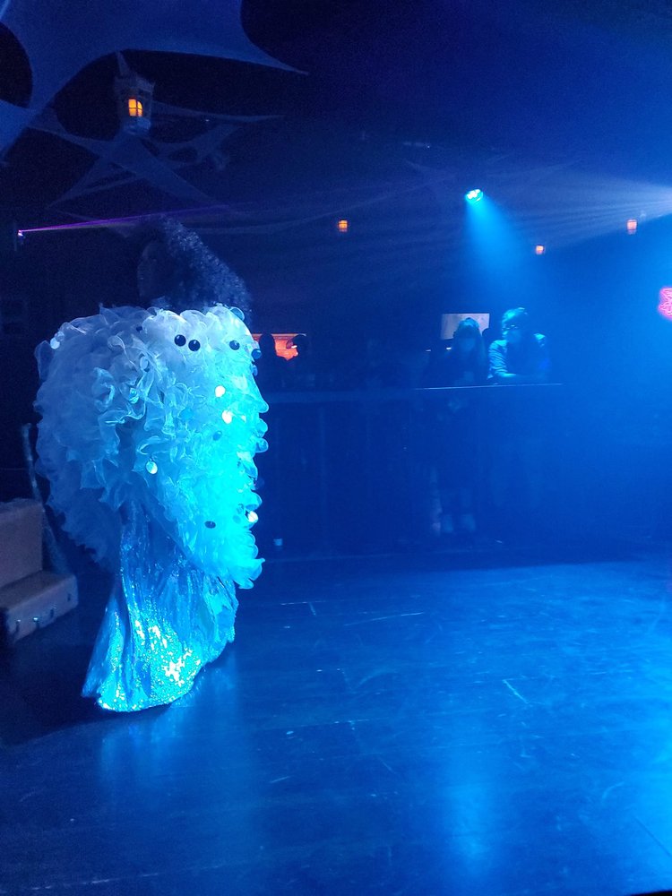 1851 CLUB - 22 Photos & 40 Reviews - 931 W Division St, Arlington ...