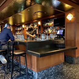 Q RESTAURANT & BAR - Updated September 2025 - 1108 Photos & 1038 ...