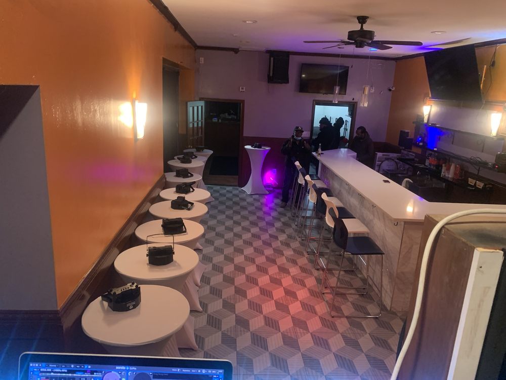 DECADE RESTAURANT AND CATERING HALL - Updated October 2025 - 220-17 ...