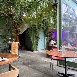 HAN OAK - Updated December 2025 - 1221 Photos & 421 Reviews - 511 NE ...