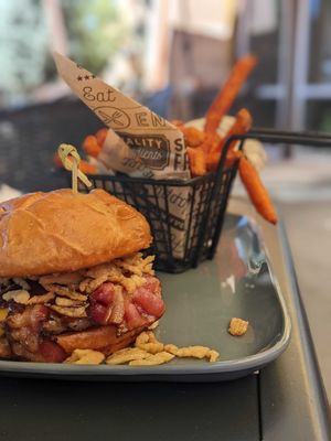 RALLY5 CRAFTED EATS & BAR - Updated September 2025 - 107 Photos & 227 ...