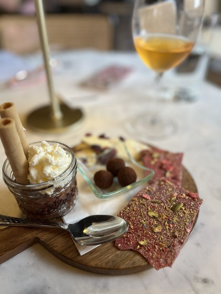 MILLY’S WINE BAR & BISTRO - Updated July 2024 - 95 Photos & 38 Reviews ...