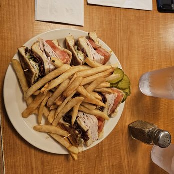 LIL’ JON RESTAURANT & LOUNGE - Updated April 2025 - 599 Photos & 798 ...