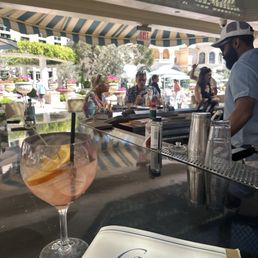 COMO POOLSIDE CAFÉ & BAR - Updated July 2025 - 60 Photos & 23 Reviews ...