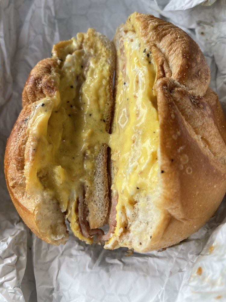 CLOVE BROOK MARKET BAKERY DELI - 12 Photos & 26 Reviews - Bakeries ...