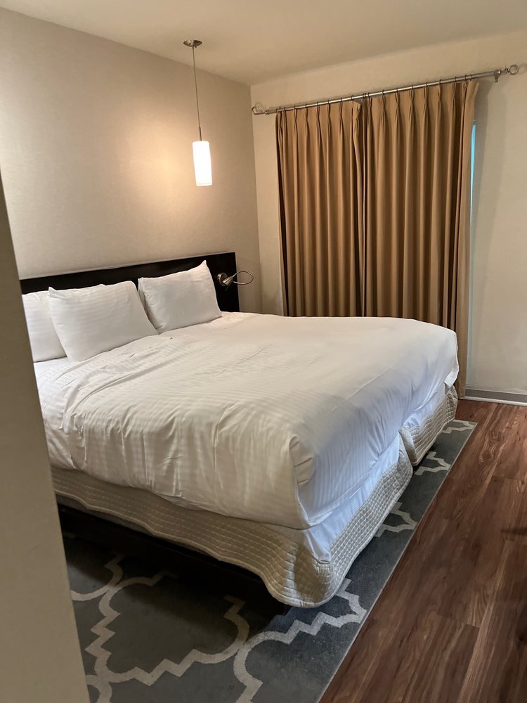 SHAW CLUB HOTEL - Updated September 2025 - 24 Photos & 28 Reviews - 92 ...