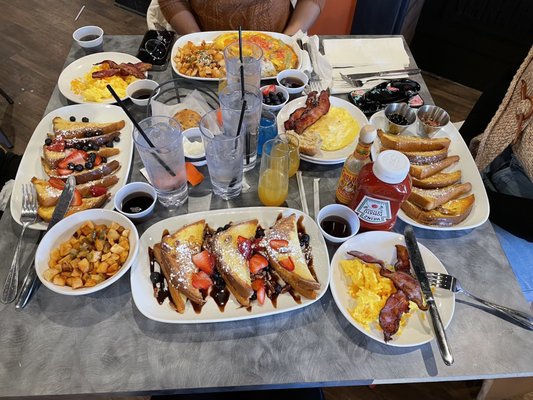 TWISTED BISCUIT BRUNCH - Updated May 2024 - 149 Photos & 135 Reviews ...