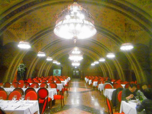 WIENER RATHAUSKELLER - 76 Photos & 12 Reviews - Rathausplatz 1, Wien ...