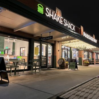 SHAKE SHACK THE TERMINAL - Updated July 2025 - 107 Photos & 51 Reviews ...