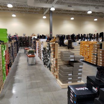 DSW DESIGNER SHOE WAREHOUSE - Updated October 2025 - 20 Photos & 15 ...