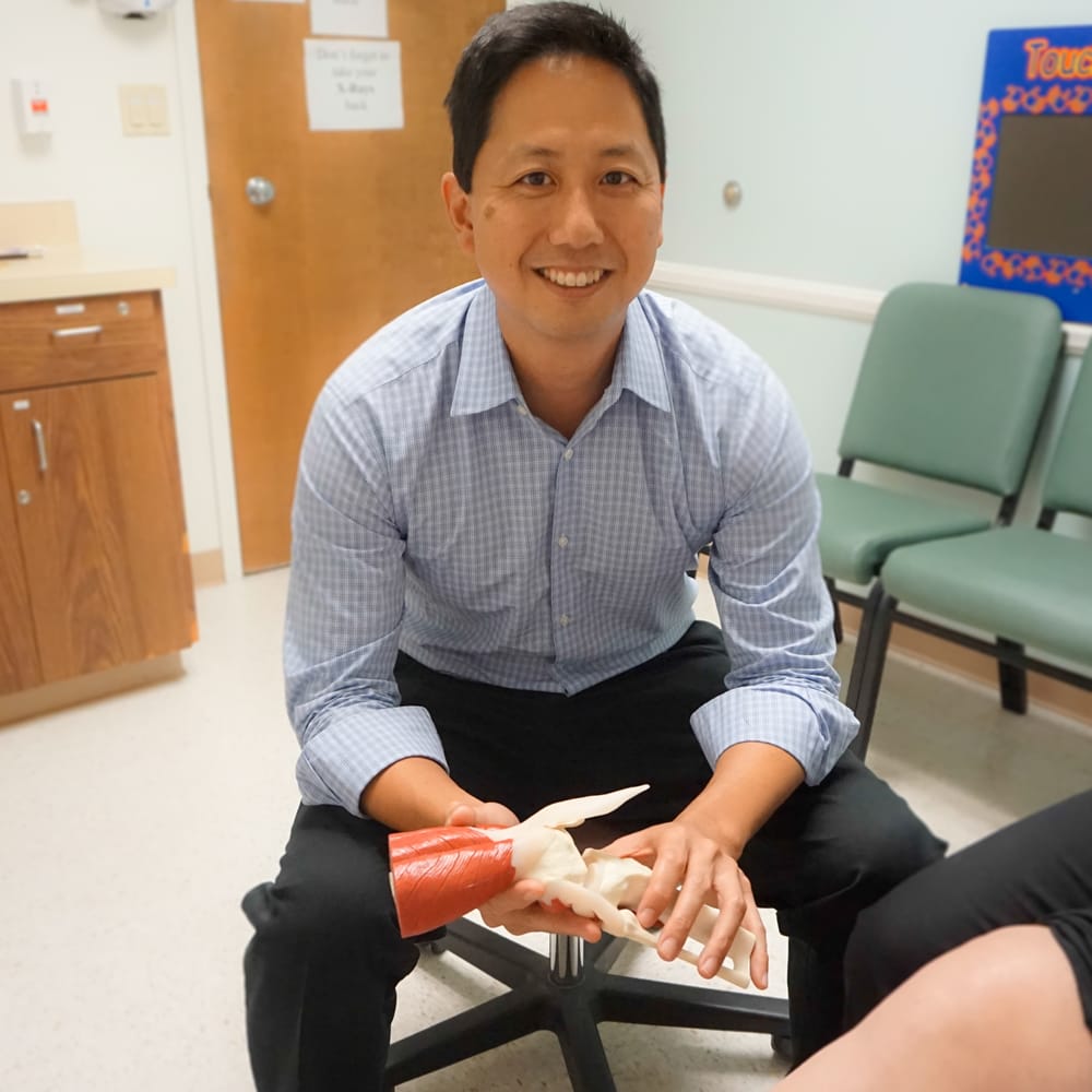 KENNETH Y HUH, MD - Updated August 2025 - 10 Reviews - 2701 Atlantic ...