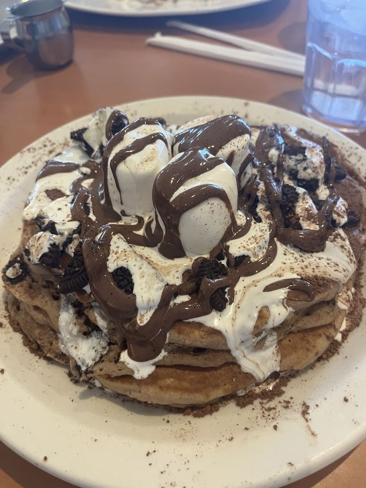 APPLE VILLA CAFE - Updated August 2025 - 110 Photos & 179 Reviews ...