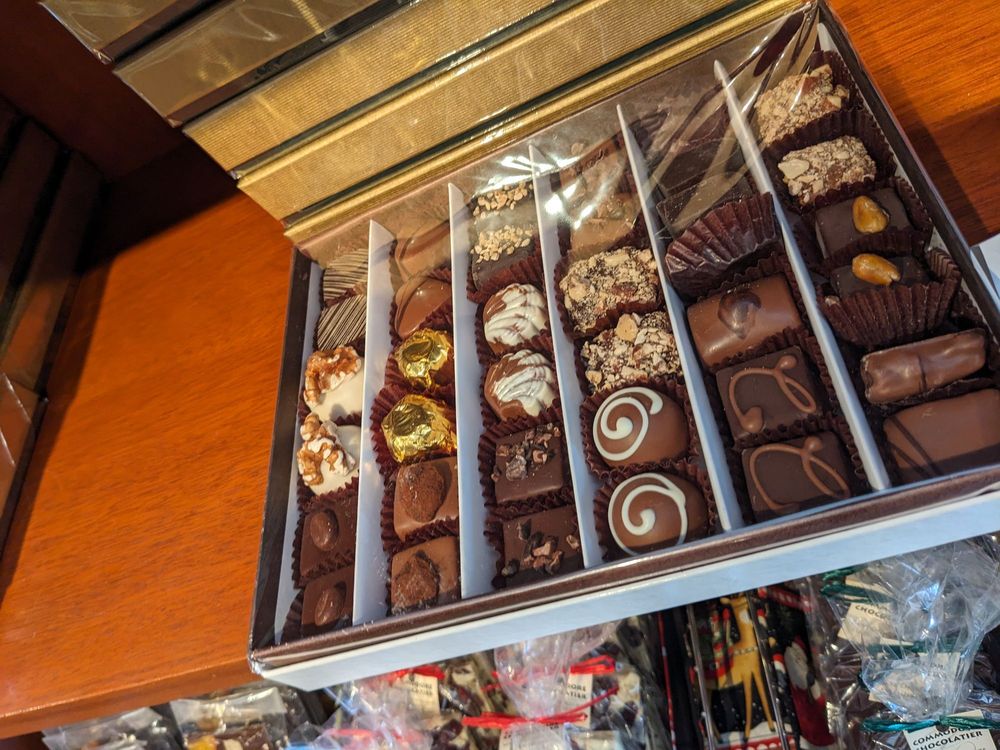 COMMODORE CHOCOLATIER - Updated December 2024 - 22 Photos & 38 Reviews ...