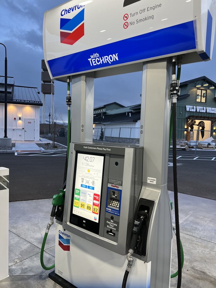 CHEVRON GAS - Updated August 2024 - 17 Photos - 10105 Veterans Pkwy ...