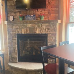 COACH LIGHT INN - Updated November 2025 - 32 Photos & 22 Reviews - 5555 ...