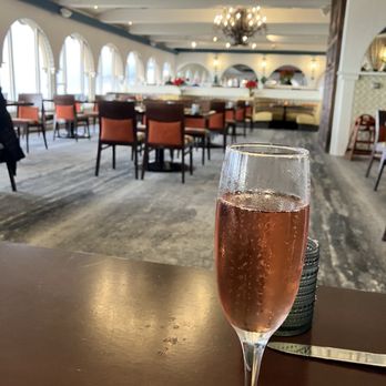 SHORES RESTAURANT - Updated December 2025 - 793 Photos & 605 Reviews ...