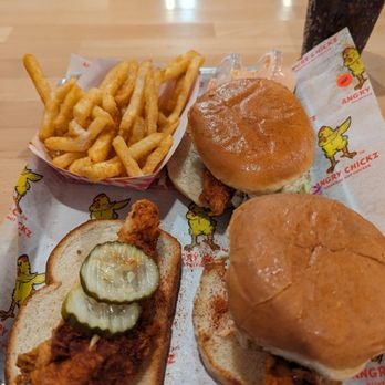 ANGRY CHICKZ - Updated July 2024 - 101 Photos & 73 Reviews - 1021 Helen ...