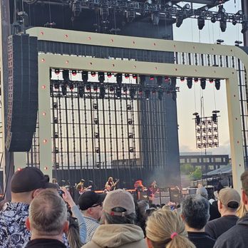 HAYDEN HOMES AMPHITHEATER - Updated November 2025 - 92 Photos & 91 Reviews - 344 SW Shevlin ...