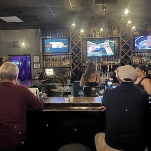 CORNER POCKET BAR & GRILL - 49 Photos & 51 Reviews - 2475 Apalachee ...