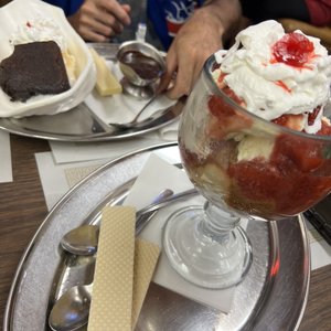 MARGIE’S CANDIES - 847 Photos & 1051 Reviews - 1960 N Western Ave ...
