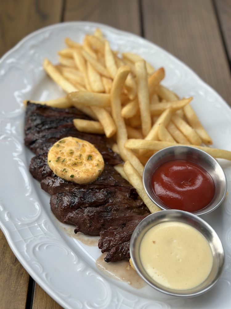 CAFE CHELSEA - 50 Photos & 15 Reviews - 218 W 23rd St, New York, New ...