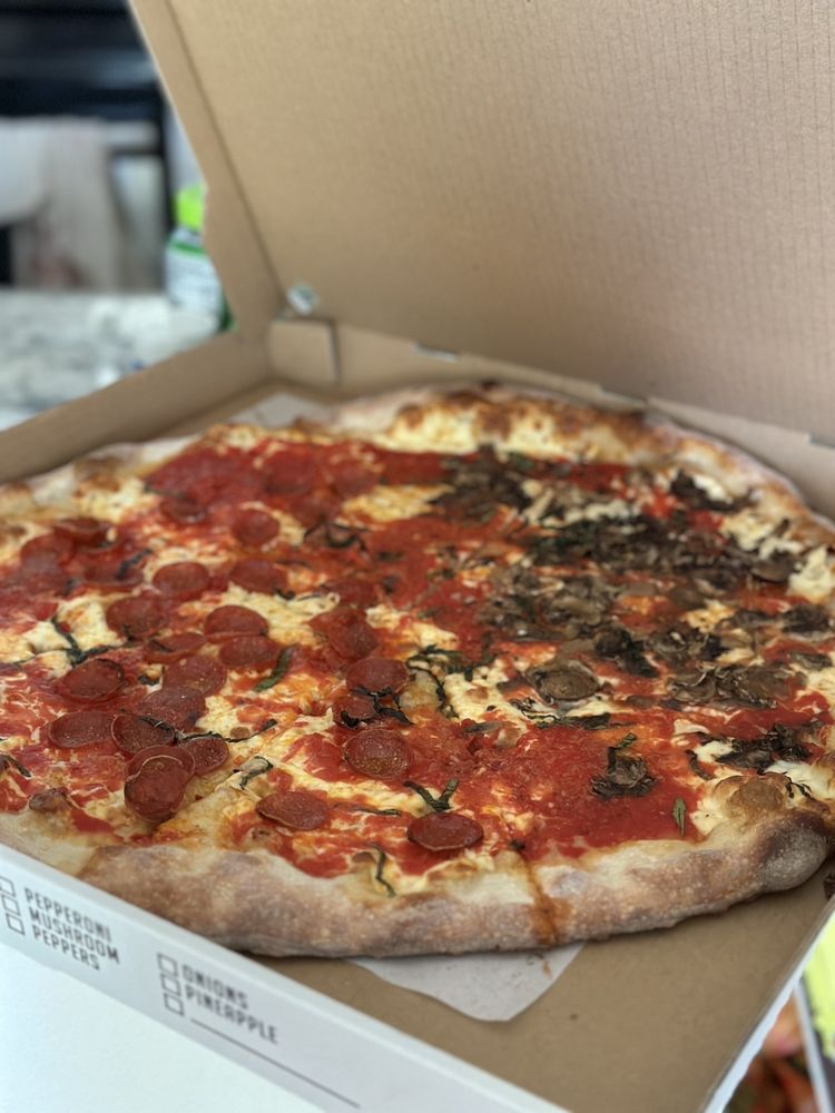 SECRET PIZZA - Updated July 2024 - 70 Photos & 46 Reviews - 3501 ...