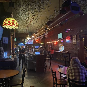 THE DUKUM INN - Updated December 2025 - 37 Photos & 49 Reviews - 111 S ...