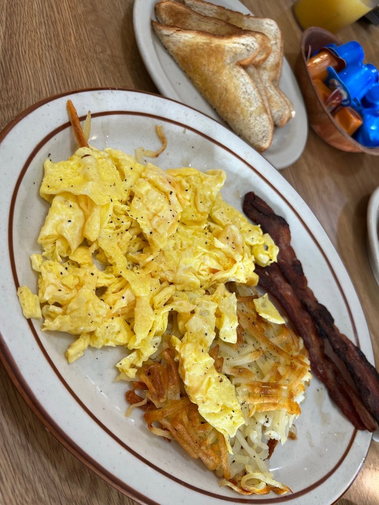 ZEKE’S EATIN’ PLACE - 290 Photos & 410 Reviews - 1855 E 4th St, Ontario ...