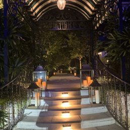 CHATEAU ZZ’S - Updated December 2025 - 233 Photos & 94 Reviews - 1500 ...