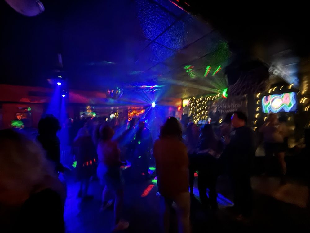 STAR COMMUNITY BAR - Updated December 2025 - 25 Photos & 110 Reviews ...