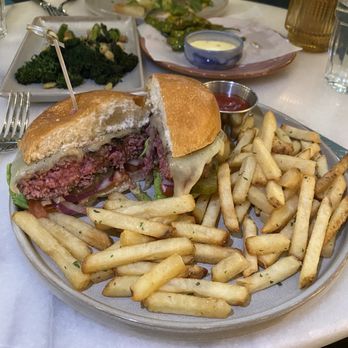 HARTA - Updated October 2025 - 265 Photos & 71 Reviews - 30 W 39th St ...