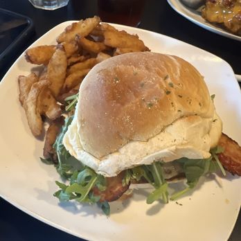 BROKEN BARREL BAR AND GRILL - Updated January 2025 - 27 Photos & 13 ...