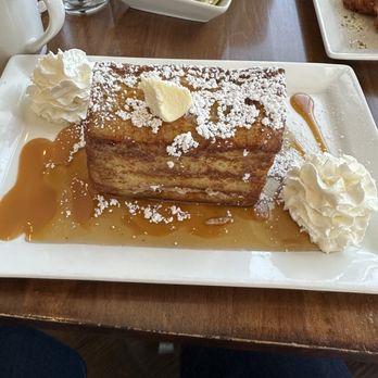 PUB 235 - Updated October 2025 - 193 Photos & 247 Reviews - 235 N Ave ...